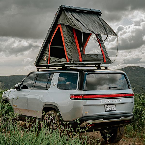 RUGGED™ Clamshell Rooftop Tent | OverlandingOasis.com – Overlanding Oasis